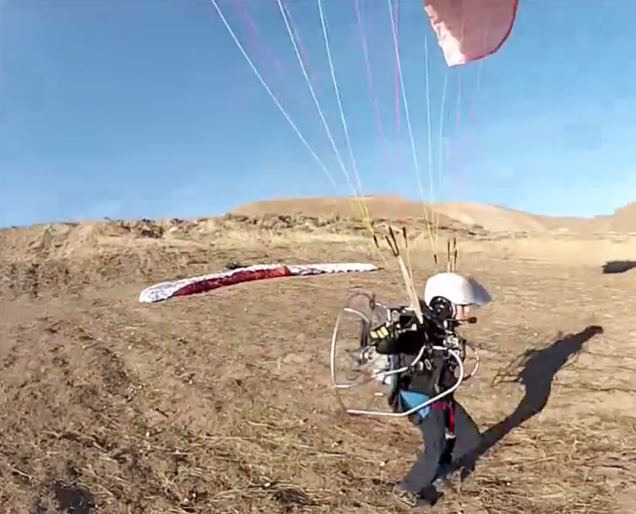 Con 11 años ya domina el paramotor, paratrike y el libre. | Volar en ...